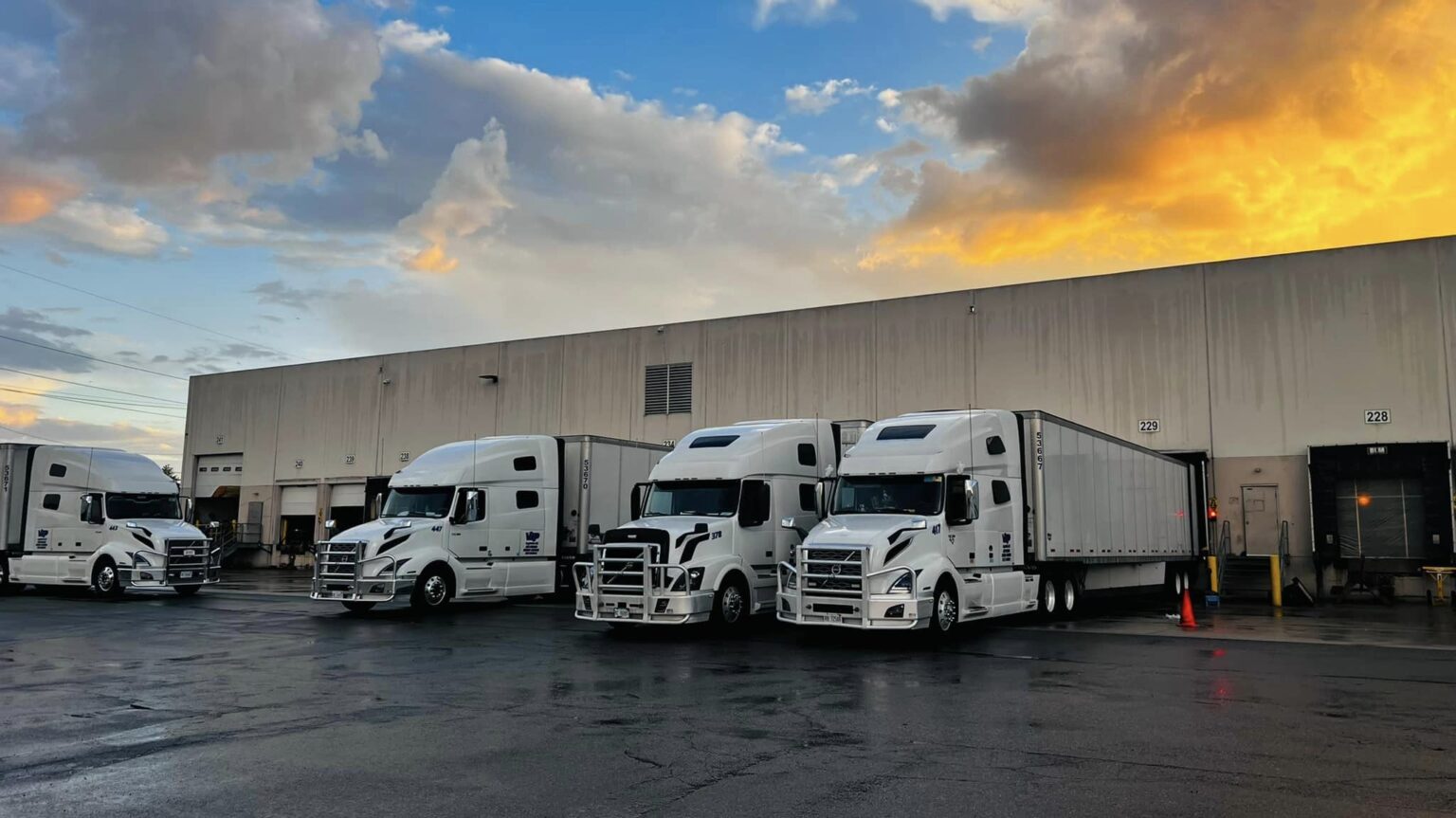 Our Services – Vip Logistics Trucks